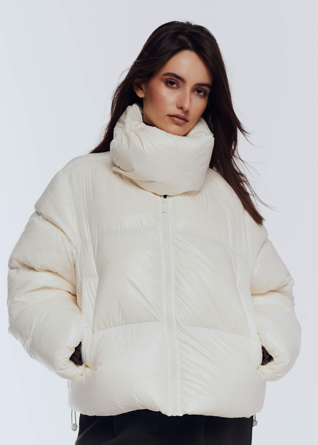 WHITE SHORT DOWN JACKET WITH ASYMMETRICAL COLLAR | Trendy Confession
